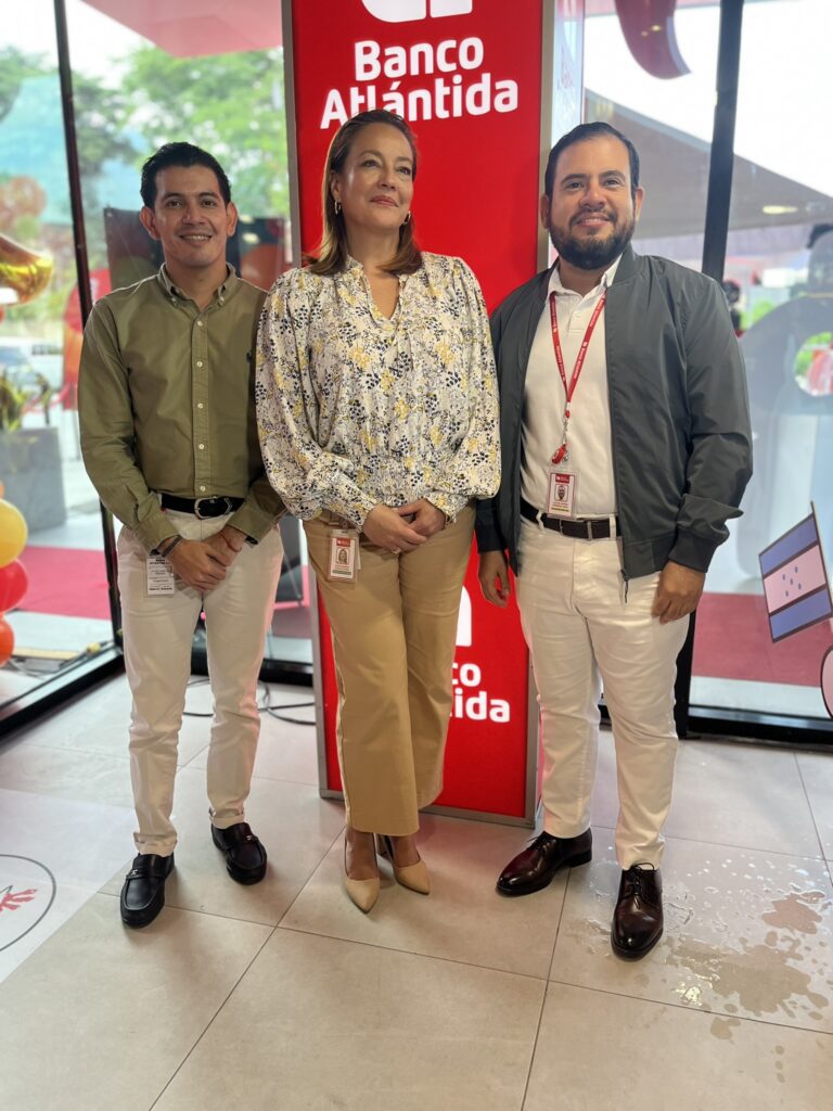 bb.q Chicken llega a SPS con auténtico sabor coreano - Honduras Airport ...